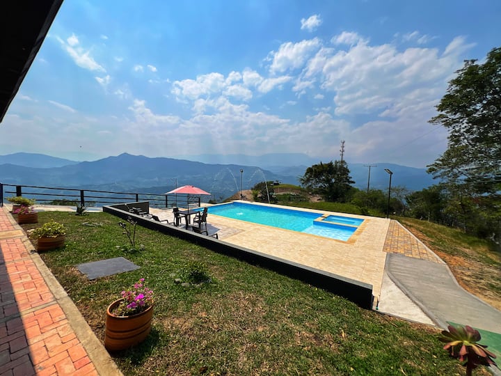 Casa Con Magnífica Vista - Sasaima