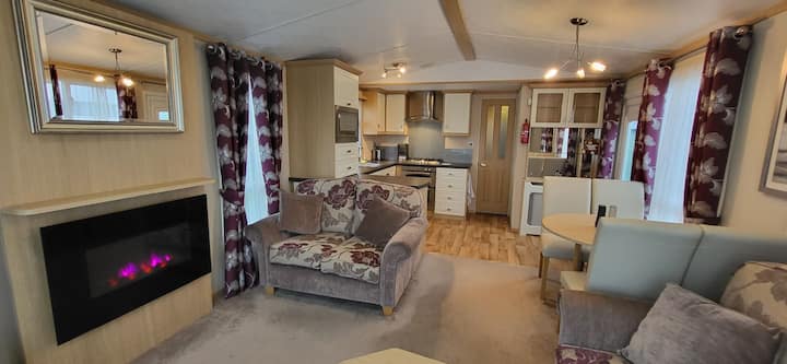 St Andrews Caravan - Cosy And Well Appointed. - St Andrews