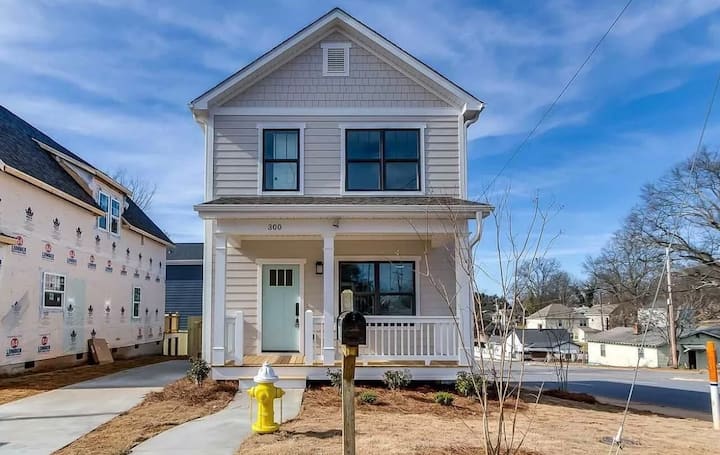 Guest Bedroom In Downtime Greenville - Greenville, SC