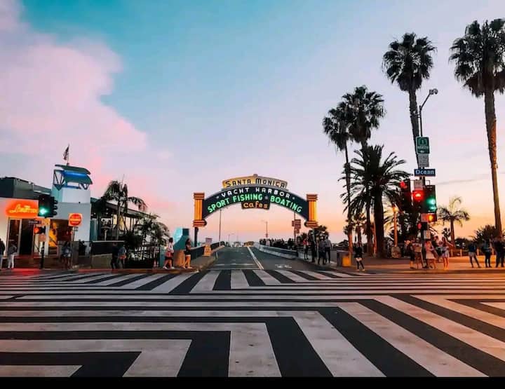 Luxury Apartments Santa Monica - Santa Monica, CA