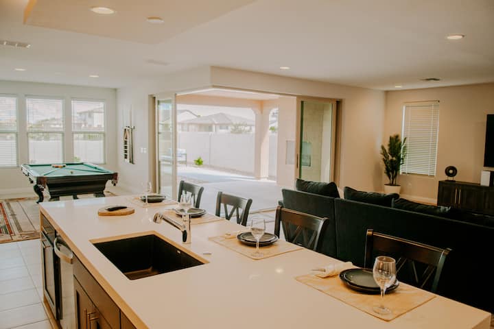 Spacious Home & Stadium Views! - Glendale, AZ