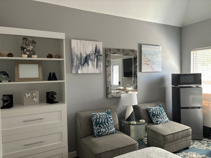 Private Suite W/balcony - Grapevine, TX