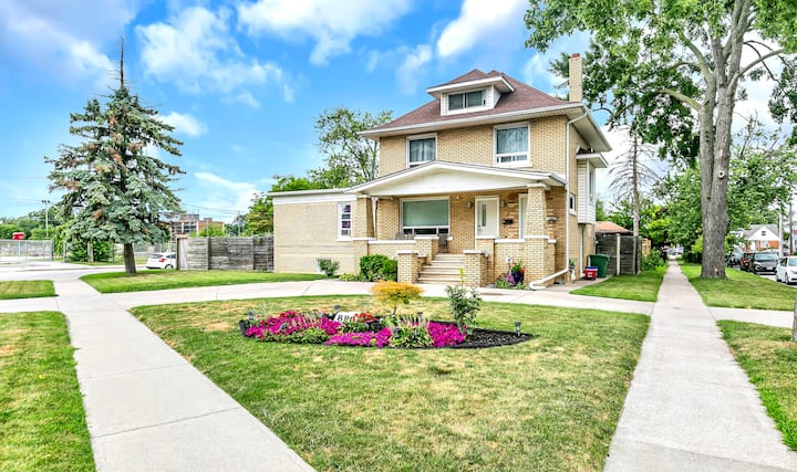 Three Bedroom House In A Very Quiet Area. - カナダ ウィンザー