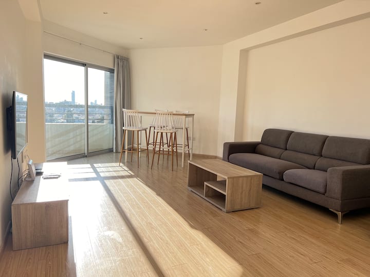 Pool&beach, Stylish 2-bedroom Apartment Azure - Limassol