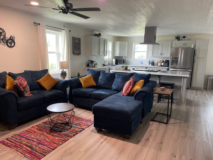 De Acadian
Home Away From Home Or Extended Stay - New Iberia, LA
