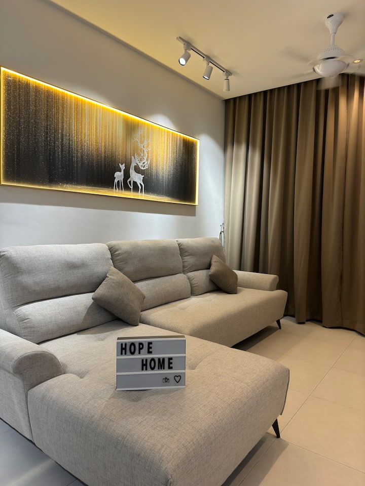 The Podium | 5 Min Drive Aeon Mall 3 Room L5 - Kuching