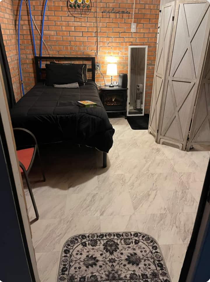 Glamping! Pool! Covered Deck! Kayaks! Near Lakes! - Eagle Mountain, Azle