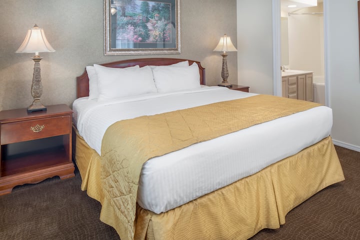 Family-friendly Property W/ Pool, Tennis Court! - Branson, MO