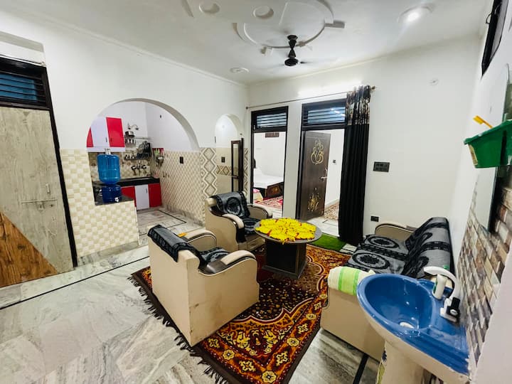 Dev Homestay In Vrindavan - Vrindavan