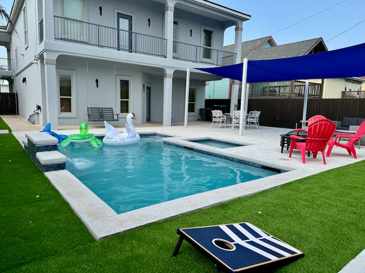 Sunset House Half A Block From The Beach - South Padre Island