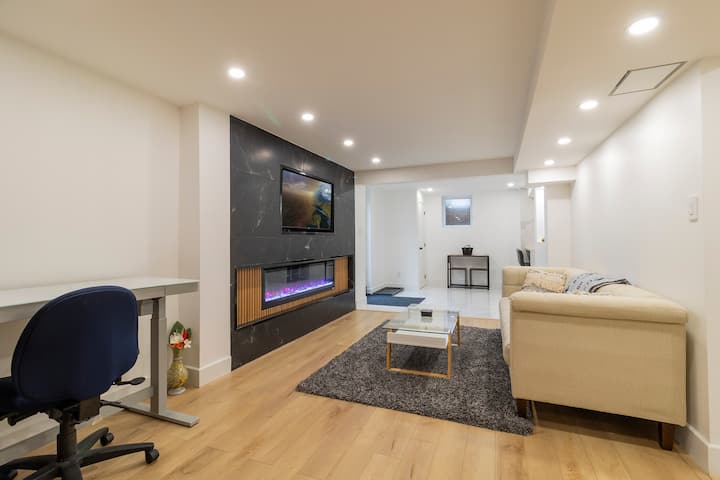 Modern Spacious Basement - 런던