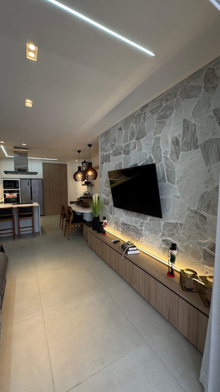 Encantador Ap3, Tudo Novo, Uma Quadra Da Praia. - Florianópolis