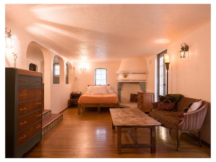 Charming Silver Lake Getaway With Spacious Porch - Los Ángeles, CA