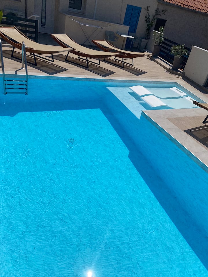 Villa De Blue Luxury One Bedroom Apartment - Bol