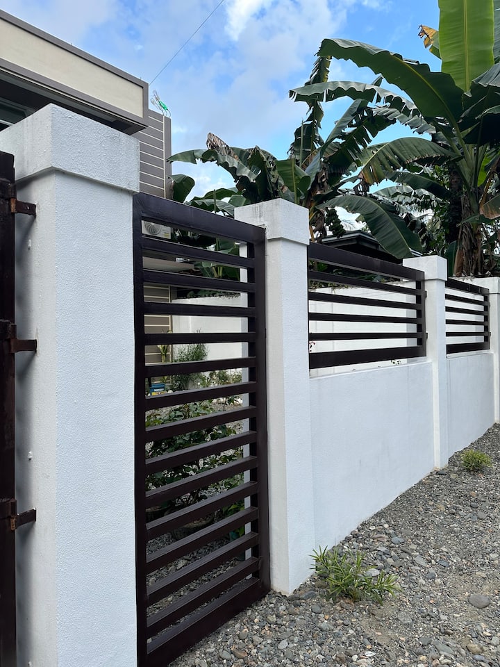 Entire Place W/ 3 Bedrooms - Dipaculao
