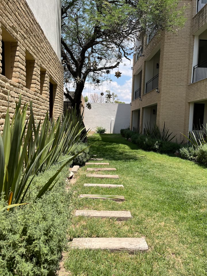 Las Dos Fridas - San Miguel de Allende