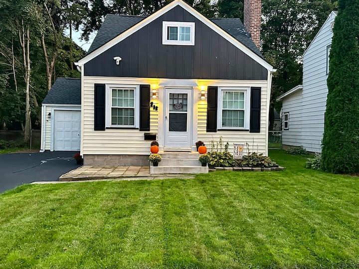 Quaint, Cozy And Chic House In Rochester. - Rochester, NY