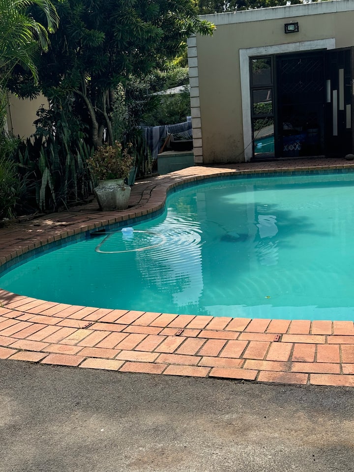 Beehives Airbnb & Lodge - Pinetown