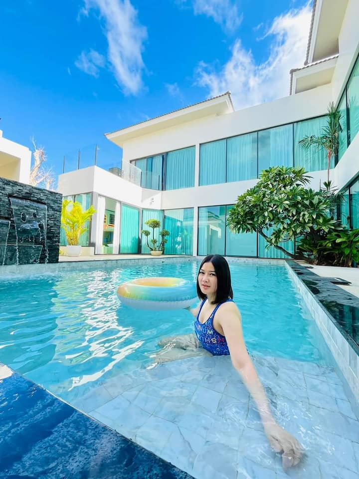 品味生活 尽享奢华近中天海滩的私人泳池别墅 儿童房 婴儿床 居家首选市内免费用车 私人管家 - Pattaya