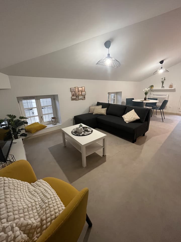 Appartement 2 Chambres Au Cœur Du Centre, Terrasse - Montélimar