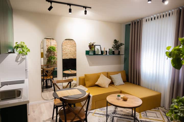 Three Doors Apartments - Tirana