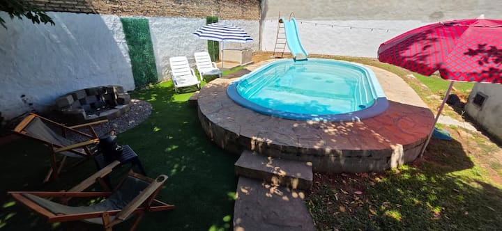 Casa Familiar Estilo Colonial A Metros Del Lago - Paraguay