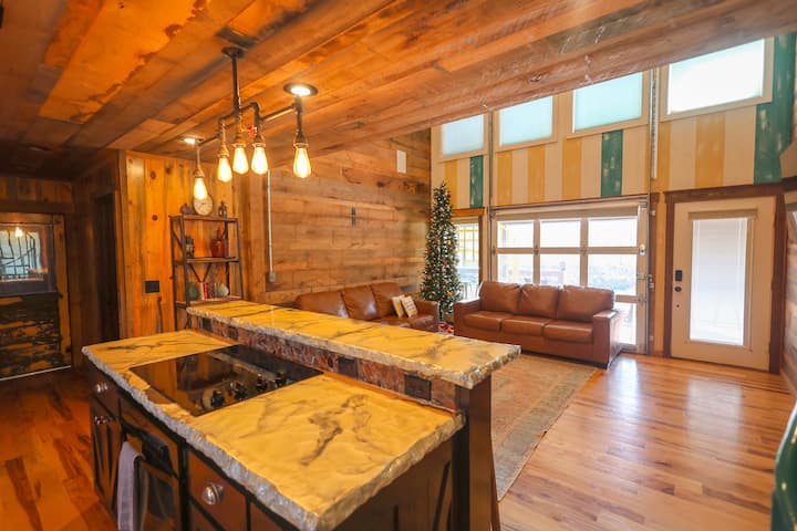 Caddo Lookout: Riverfront House - Arkansas