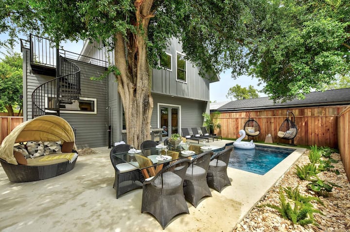 9br East Austin Combo | Pool & Outdoor Dining - Austin, TX
