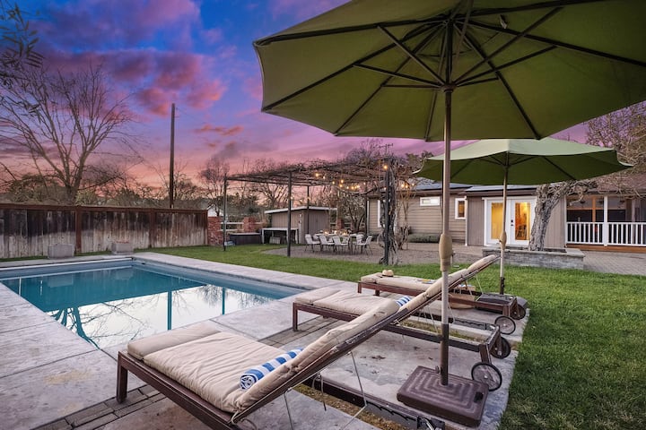 Cozy Bungalow 2 Bedroom Retreat, Pool And Hot Tub - Sonoma, CA