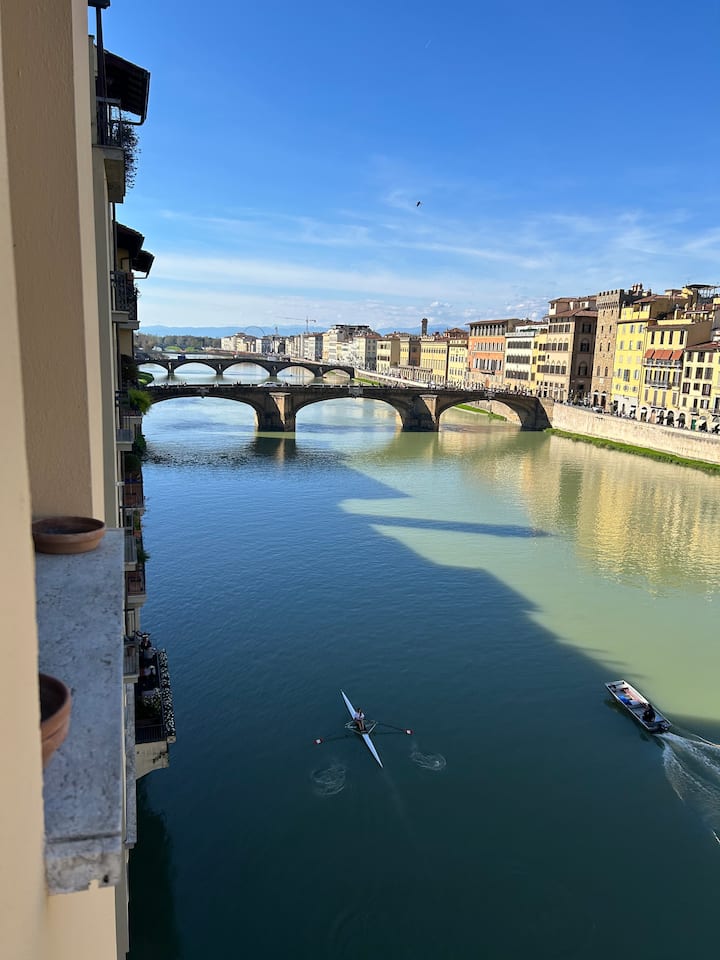 Ponte Vecchio View Apartment - Florencehospitality - Florence