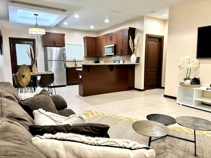 Modern & Cozy - 3 Bed Apt With Prime Loc! - McAllen, TX