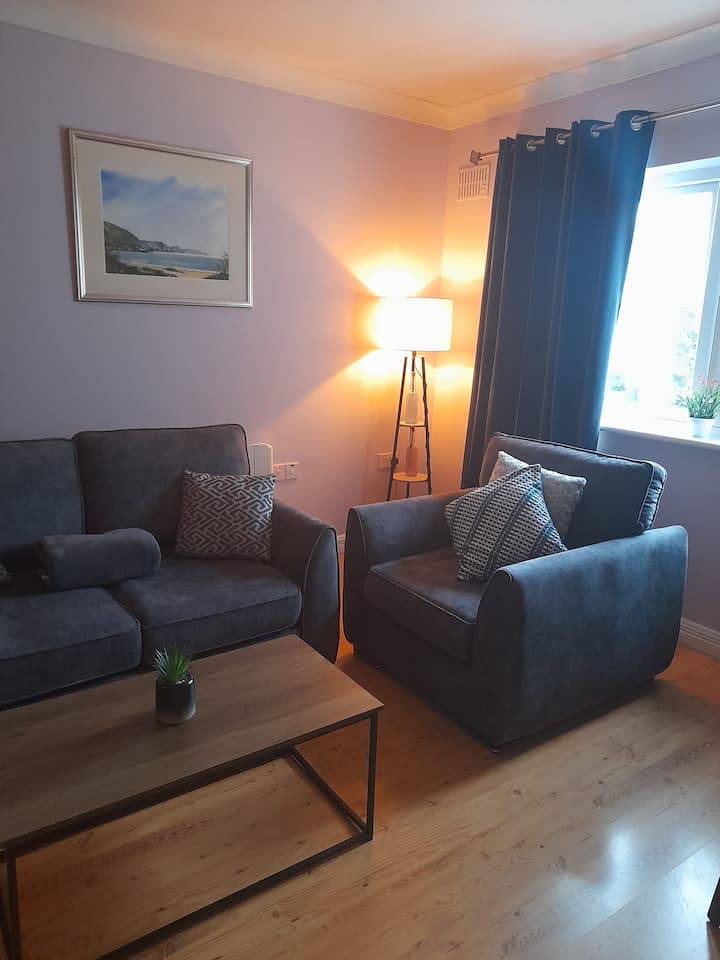 Kathleen's
Cosy Apartment
Free Car Parking - Galway