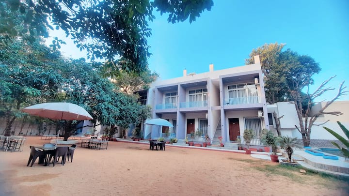 A Staying With Quiet - Pushkar