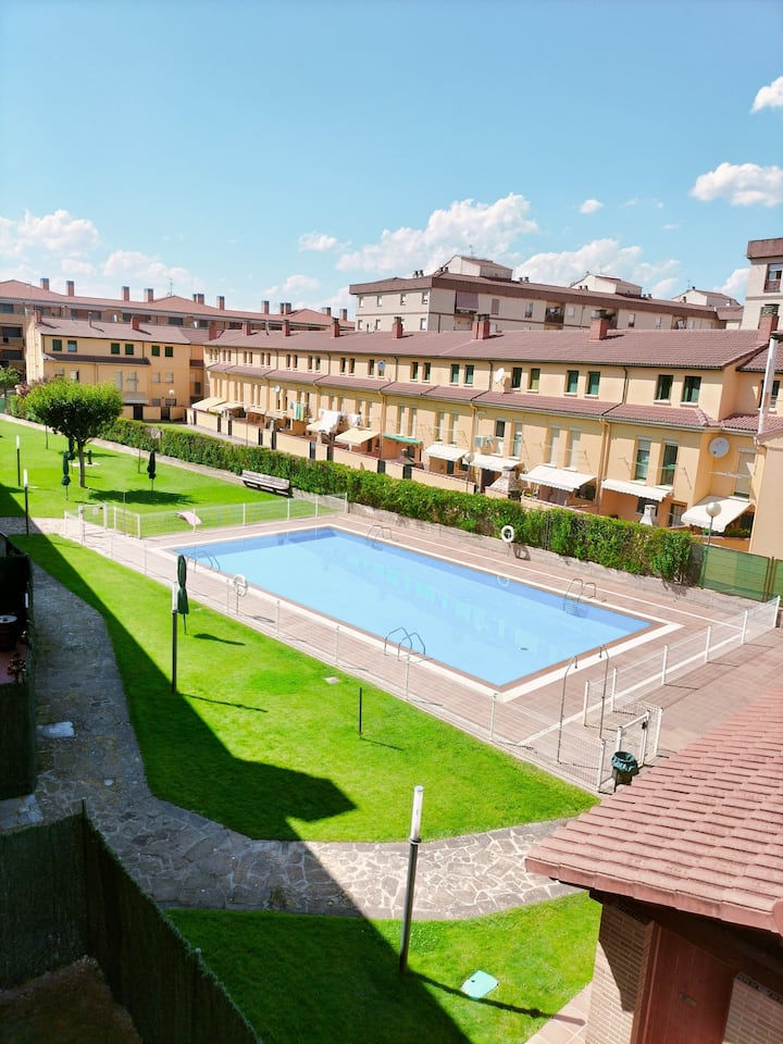 Piscina, Wifi, Garaje Y Terraza - Haro