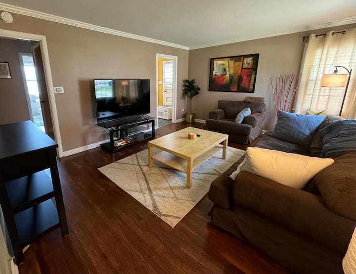 Cozy 2-bedroom House In Broad Ripple - Keystone at the Crossing - Indianapolis