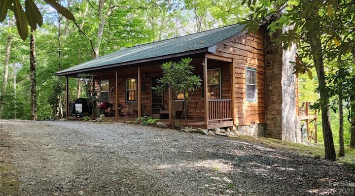 Rough Cut Cabin In Maggie Valley - Maggie Valley, NC