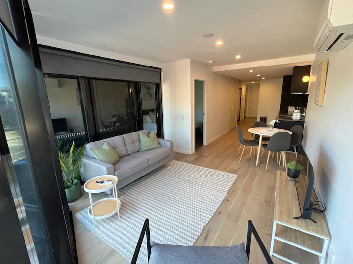 Stylish 2 Bedroom Apartment - Canberra