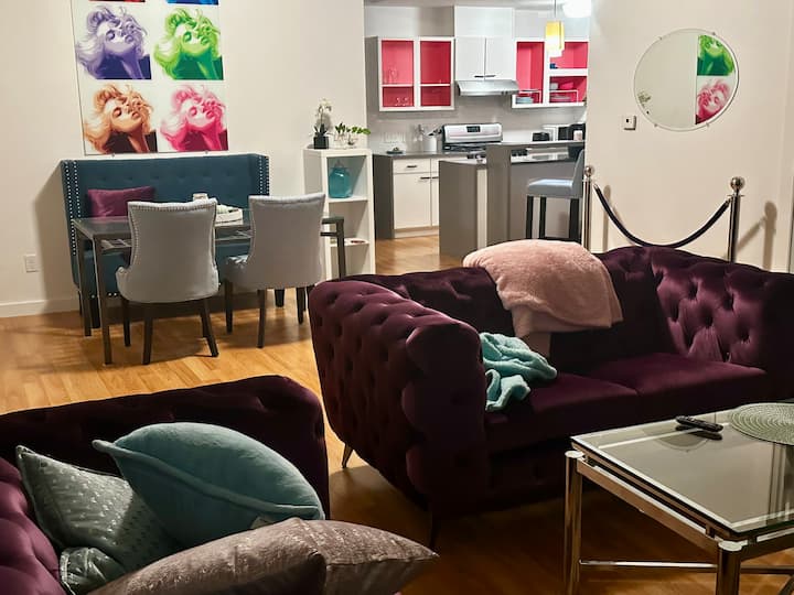 Hollywood Penthouse With Golf Simulator & Cornhole - Longmont, CO