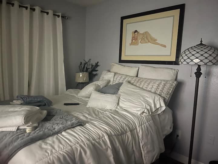 Bedroom In Family Home - Ontario, CA
