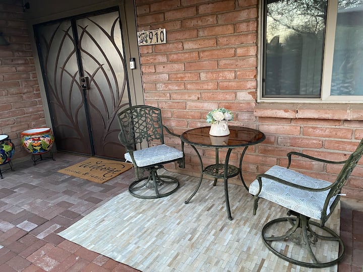 Roses Guest House - Oro Valley, AZ