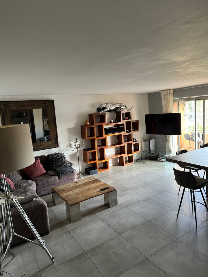 Bel Appartement T3 De Standing - Éguilles