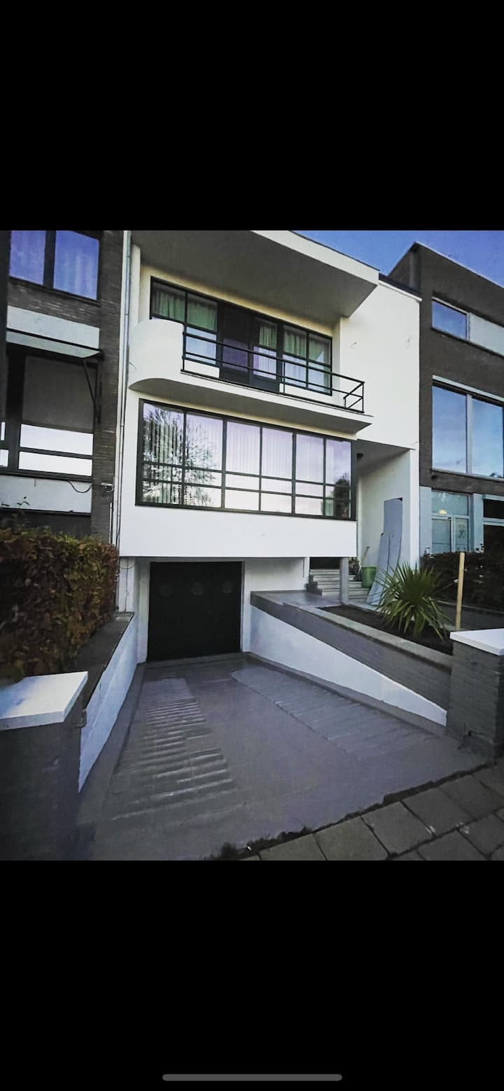 Modernist Unique House, Double Bed-room - Aartselaar