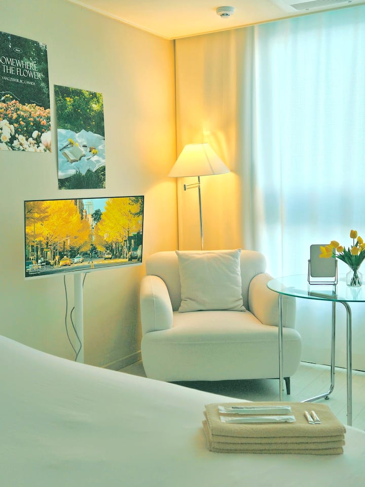 ღ후기이벤트->12시퇴실ღ얼리체크인#시내중심#연인#야경맛집#출장#동성로#교동#짐보관ok! - 대구광역시