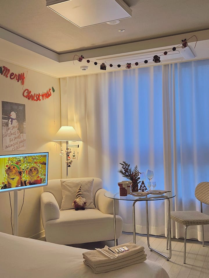 ღ후기이벤트->12시퇴실ღ얼리체크인#시내중심#연인#야경맛집#출장#동성로#교동#짐보관ok! - Daegu