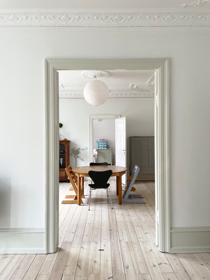 Lys Herskabslejlighed På Indre Frederiksberg - Kopenhagen