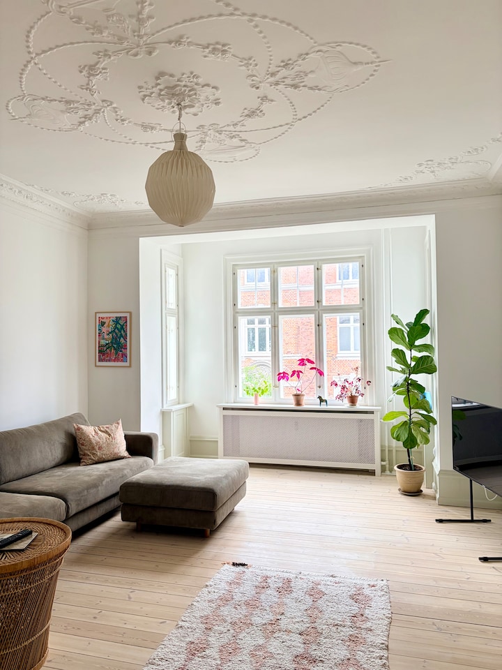 Lys Herskabslejlighed På Indre Frederiksberg - Copenhaguen