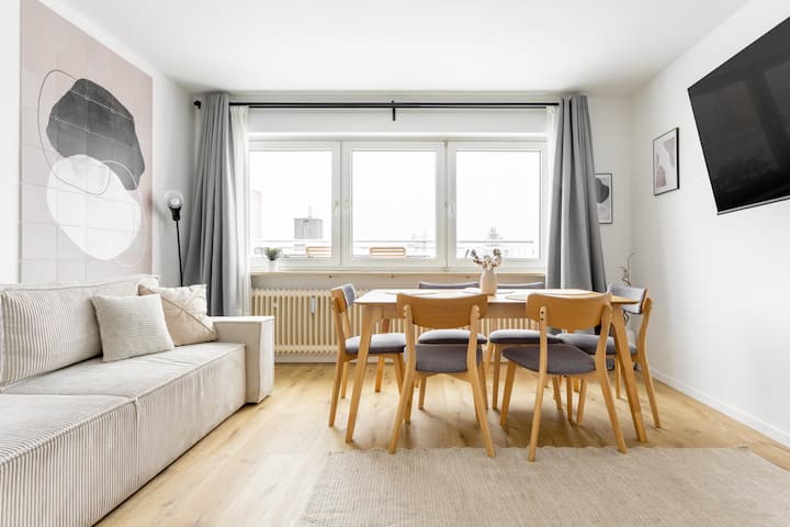 Global Living: Kitchen | Patio | Munich - München