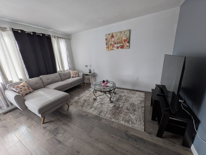 Happy Home 2-bedroom Main - Prince Albert