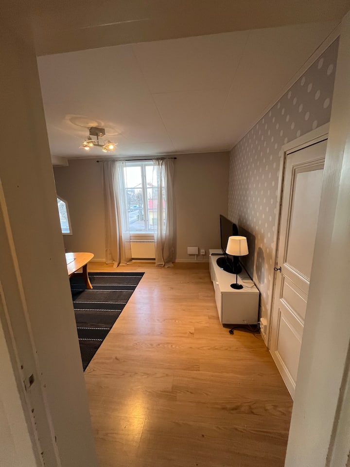 Charmigt Och Centralt Gårdshus - Hjo