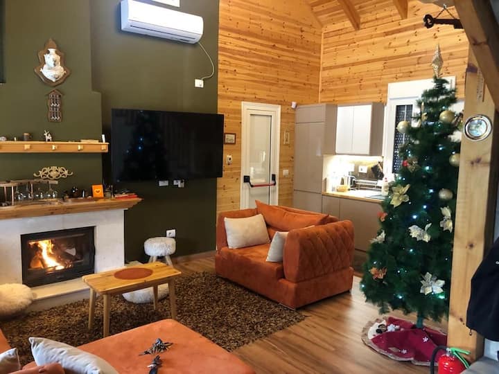 Vip Wooden Vila, Private And With A Garden. - Albania